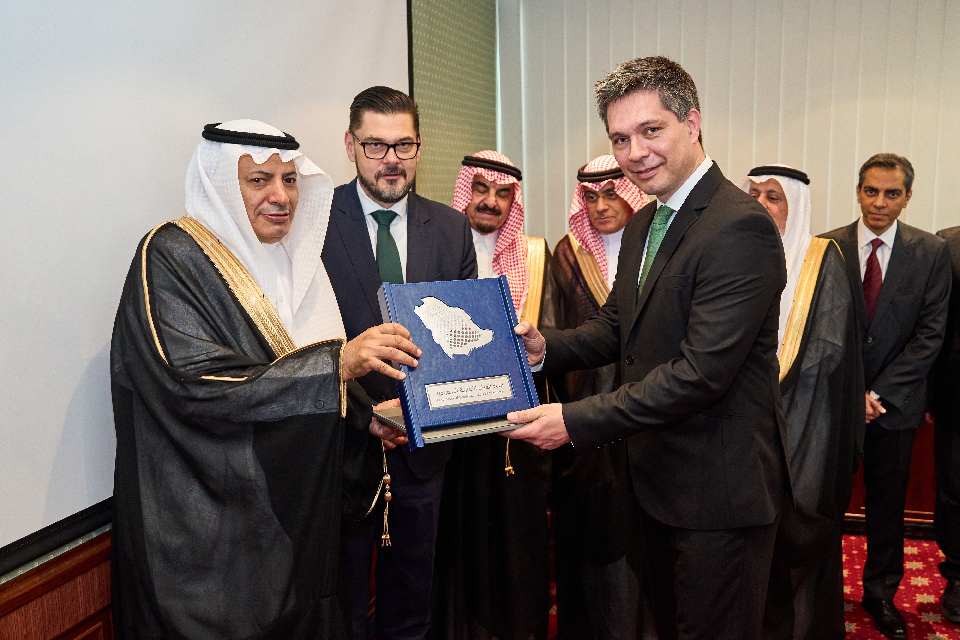 Dr. Balog Ádám, alelnök rangos szaúdi delegációt fogadott az MKIK-ban ...