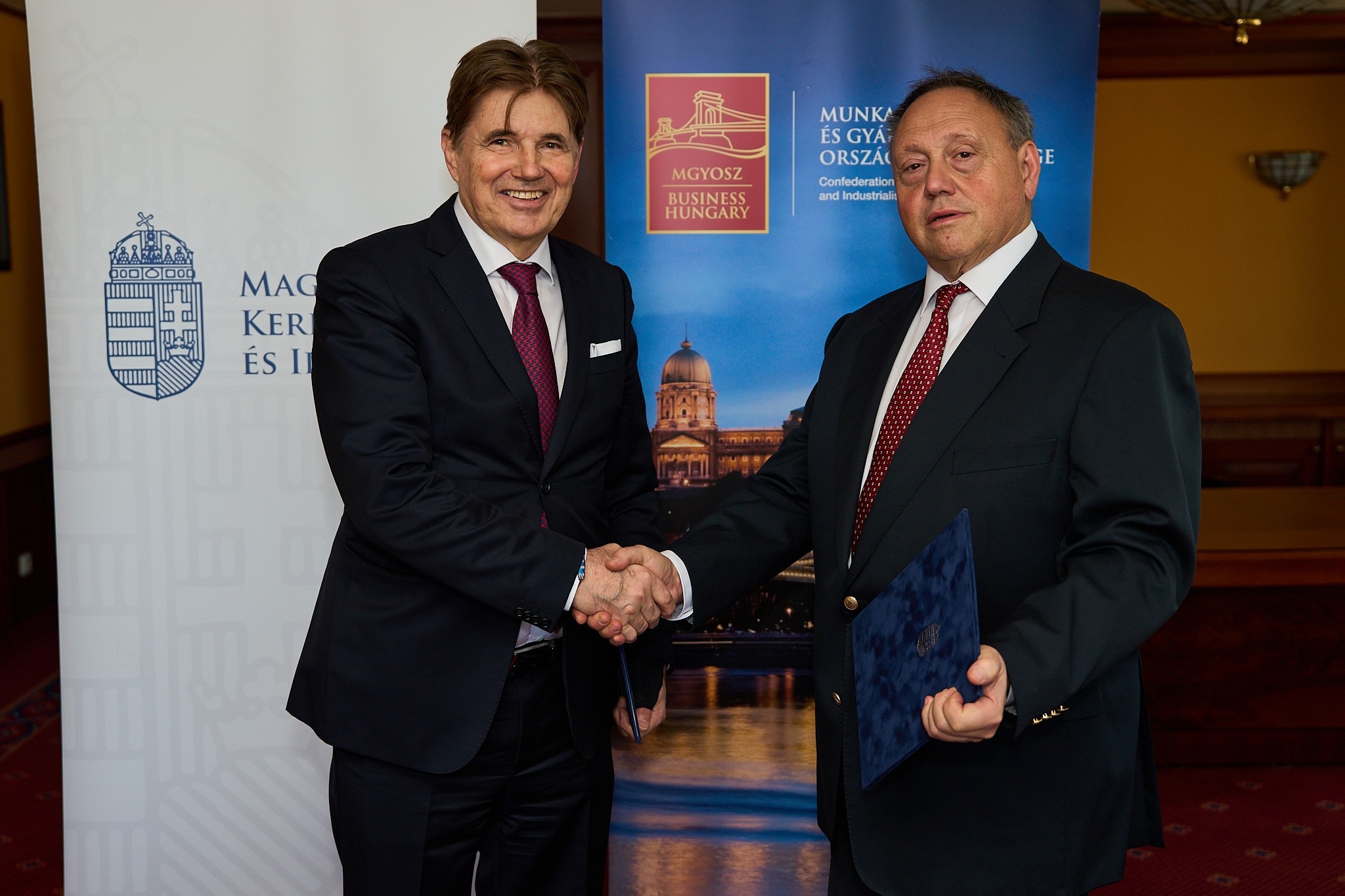 Stratégiai együttműködési megállapodást köt a Magyar Kereskedelmi és ...